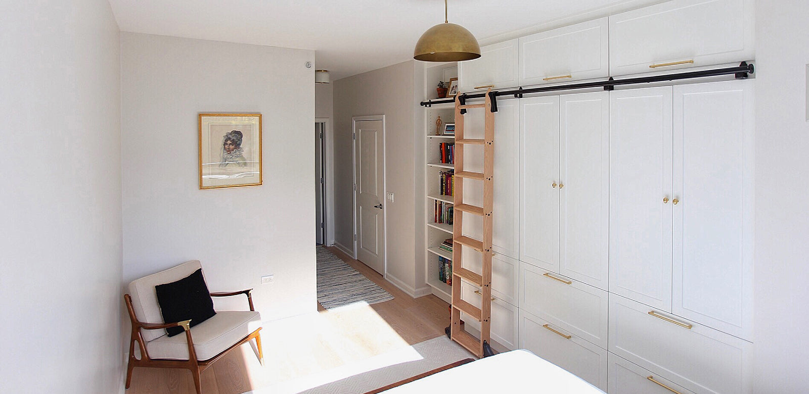 An Elegant Vertical Storage Solution Using Semihandmade
