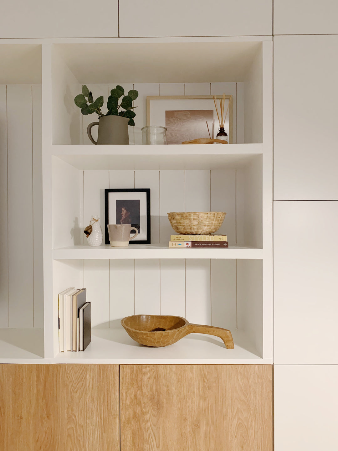 Breathtaking Built-in Media Wall using Semihandmade Besta Fronts